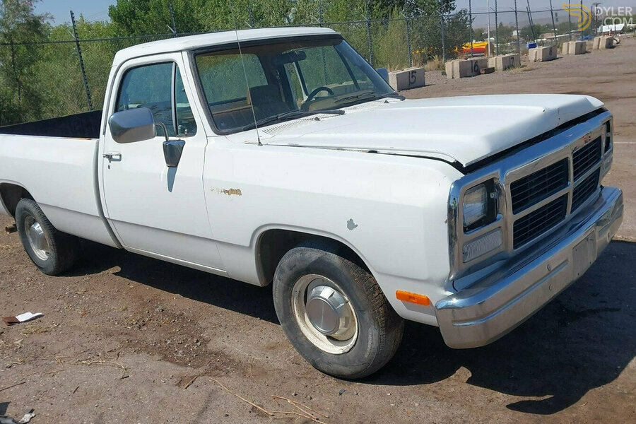 Classic 1992 Dodge Ram RAMP Pick Up V8 For Sale. Price 12 500 EUR - Dyler